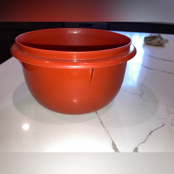 Tupperware | Kitchen | Tupperware Burnt Orange Round Circle Plastic ...